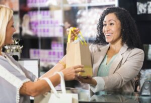 Shopping Mall Vs Online Shopping - [10 Things To Know] | Ampa Skyone